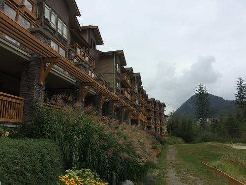 Book Executive Suites Hotel & Resort, Squamish, Squamish, British ...