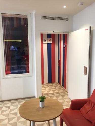 Book Hôtel 34B - Astotel, Paris, France - Hotels.com